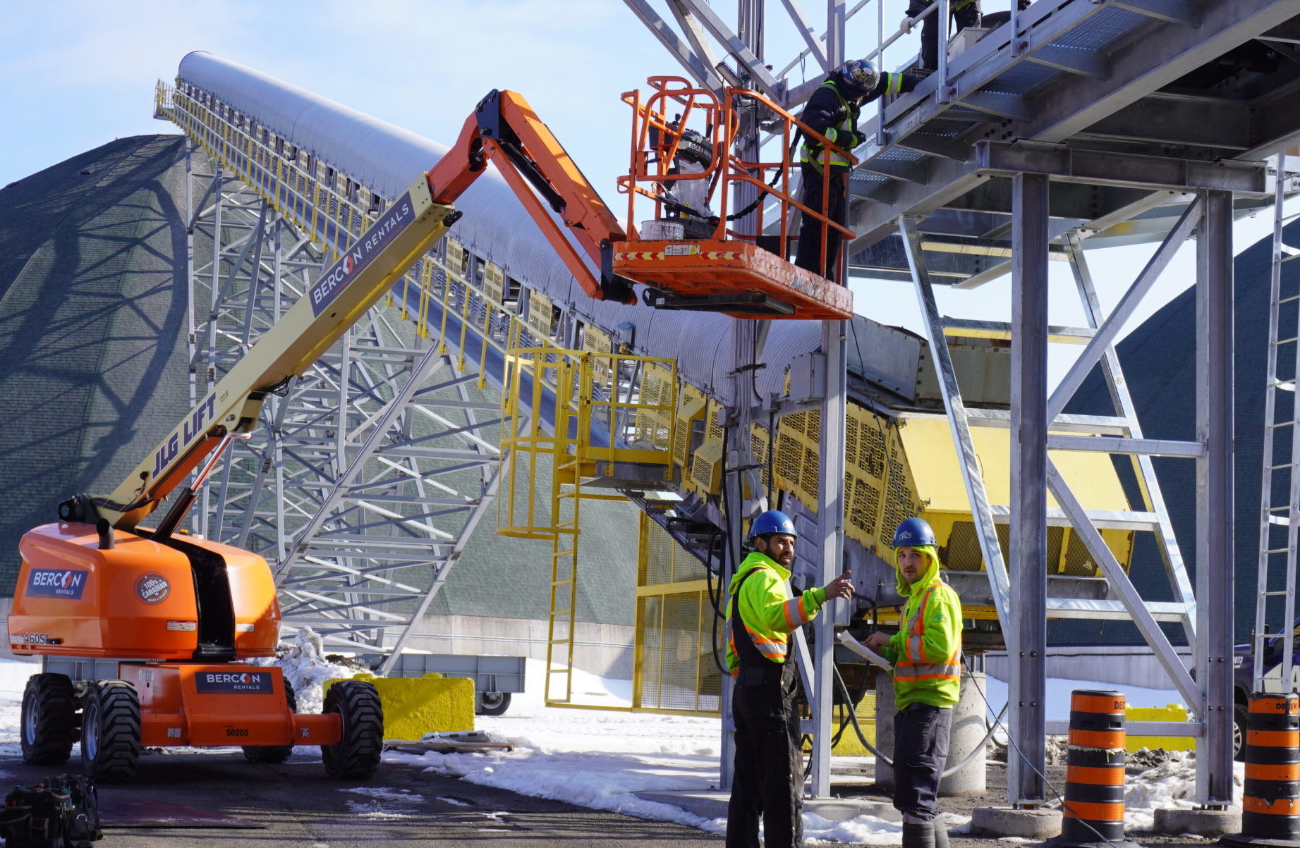 Custom Hopper and Conveyor Solutions for Fertilizer Distribution ...